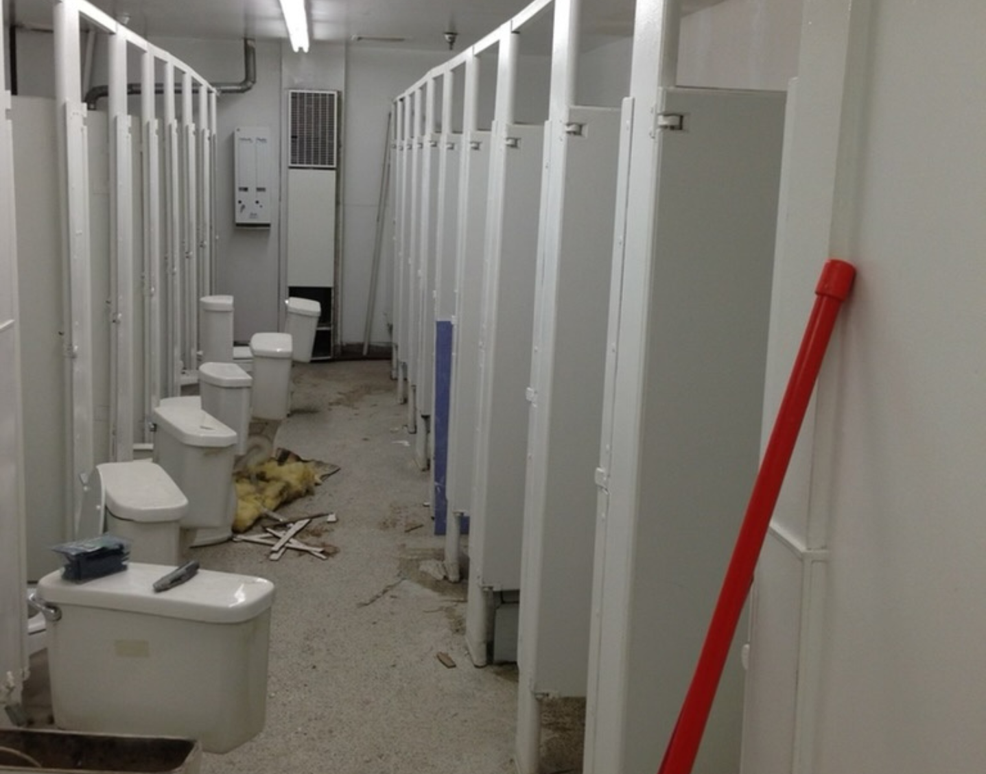 Commercial toilet - ACI, Abate construction
