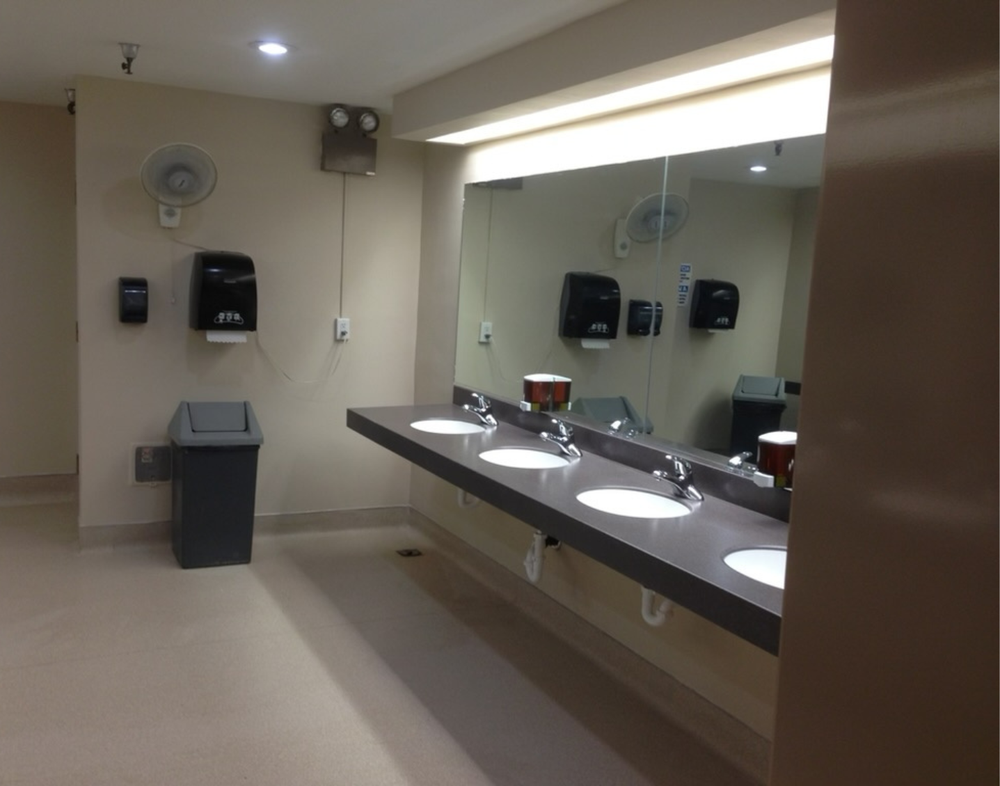 Commercial toilet - ACI, Abate construction